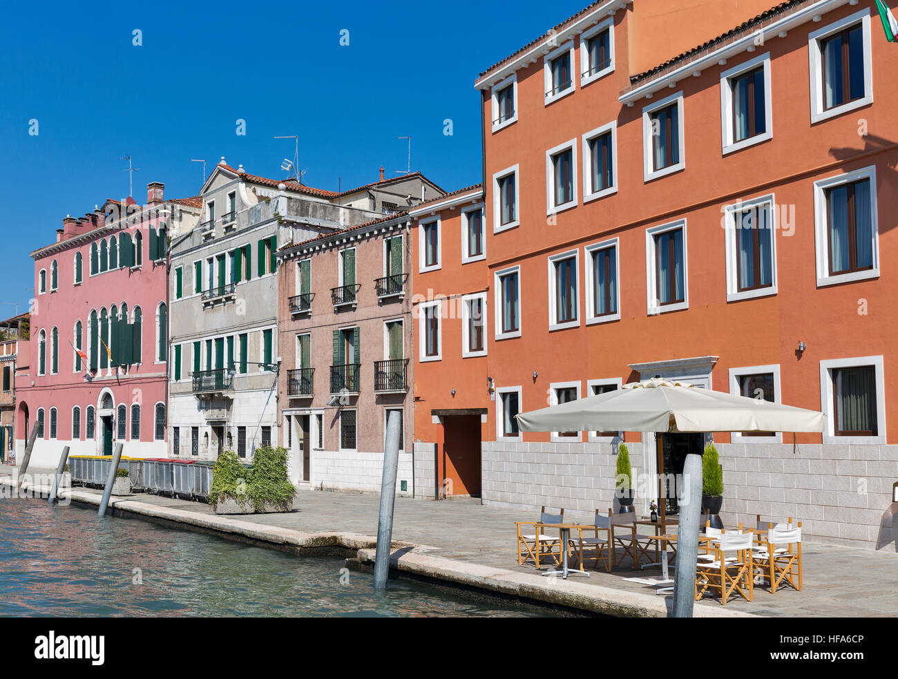 Venetian medieval hi-res stock photography and images - Alamy