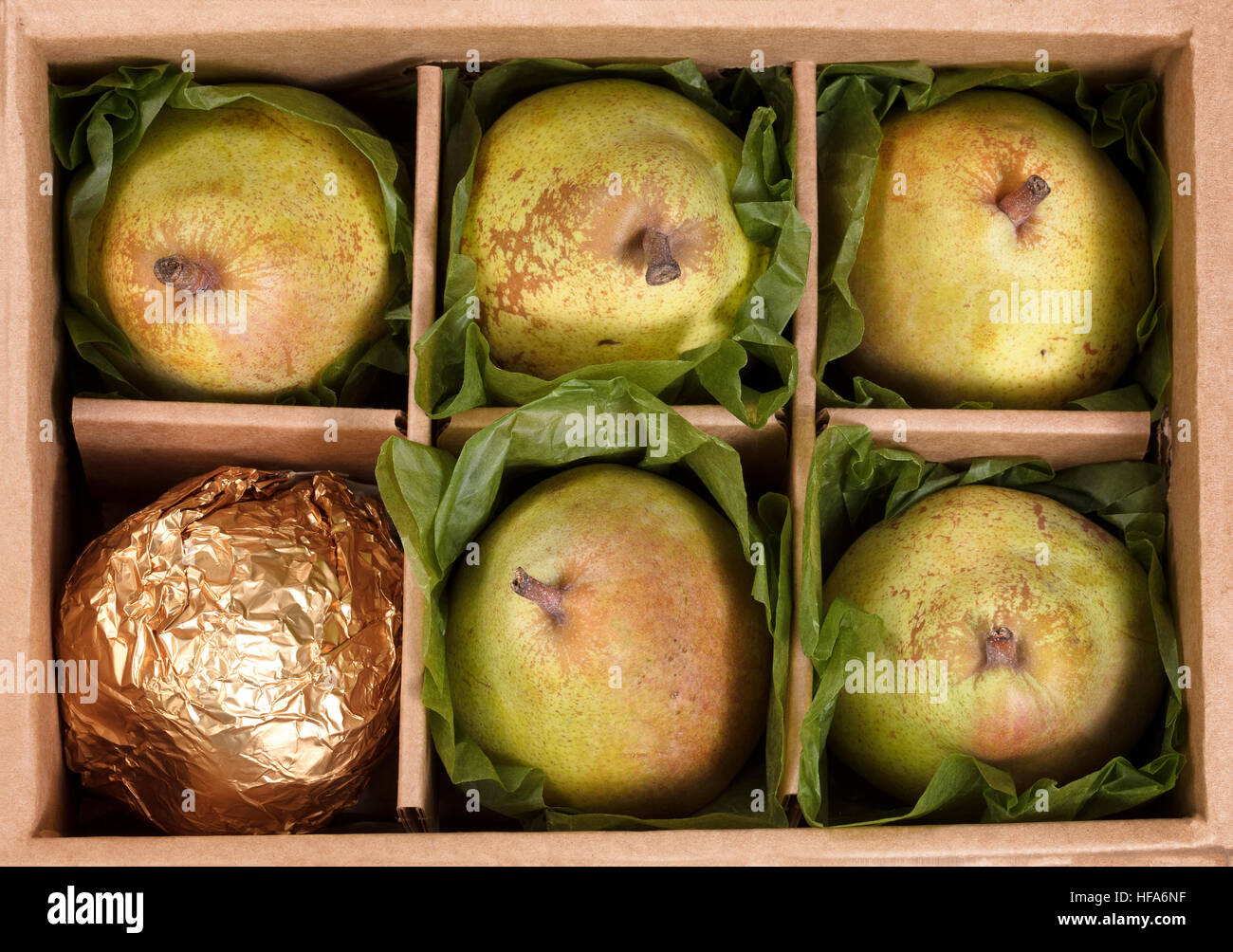 Overhead view of fresh pears in open gift box Stock Photo - Alamy
