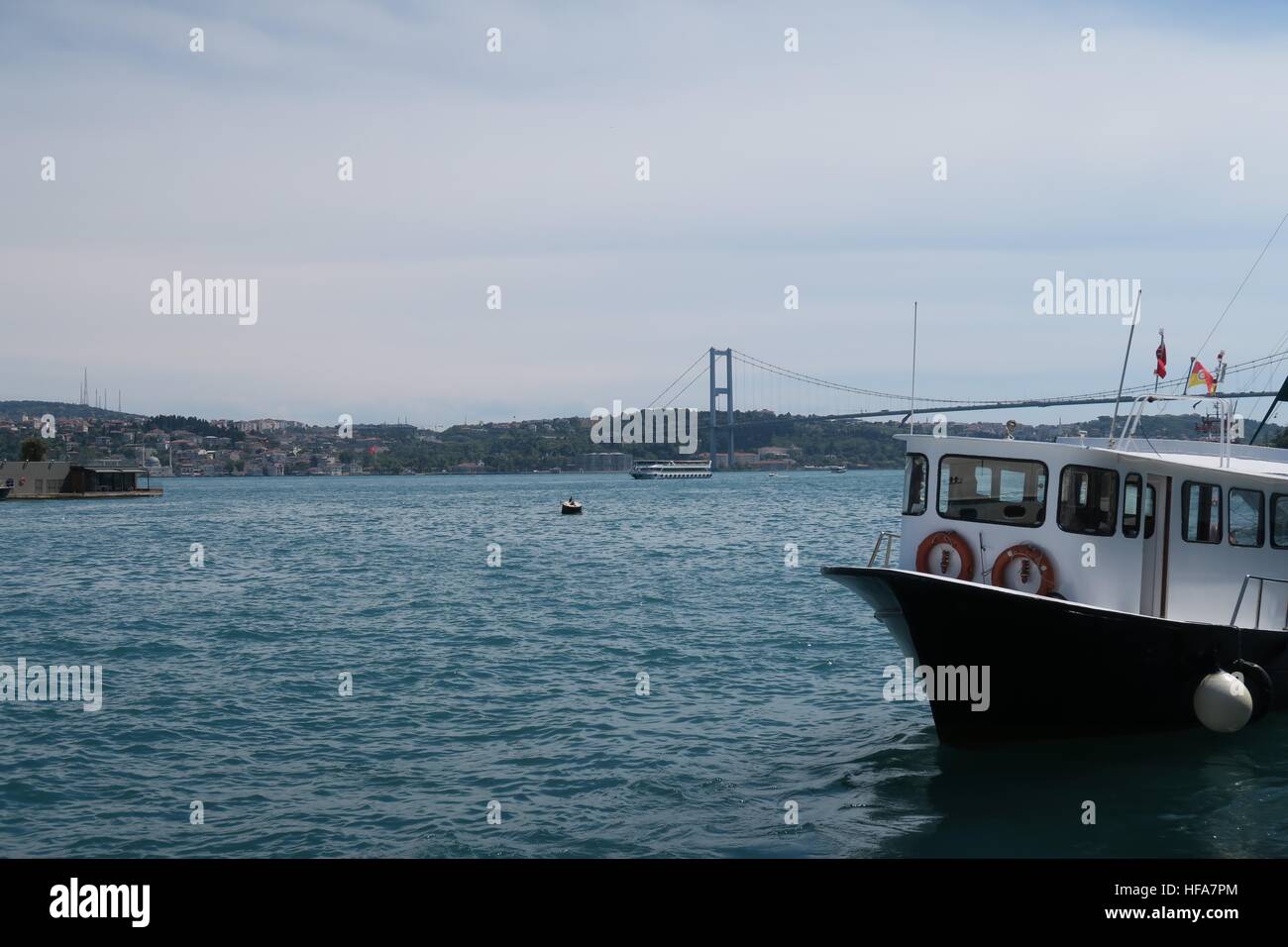 Ship side view small hi-res stock photography and images - Alamy