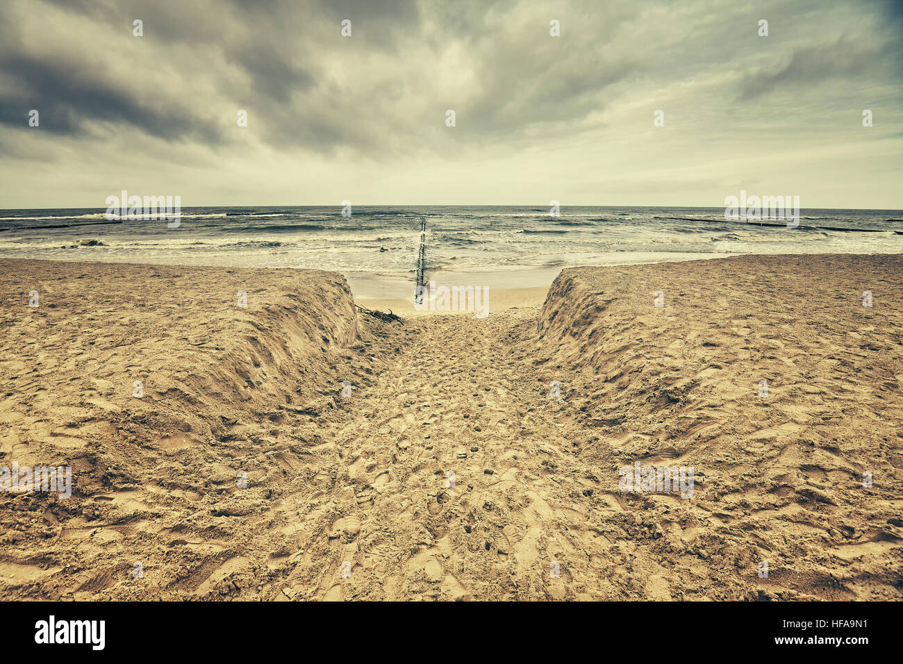 Retro beach sand hi-res stock photography and images - Alamy