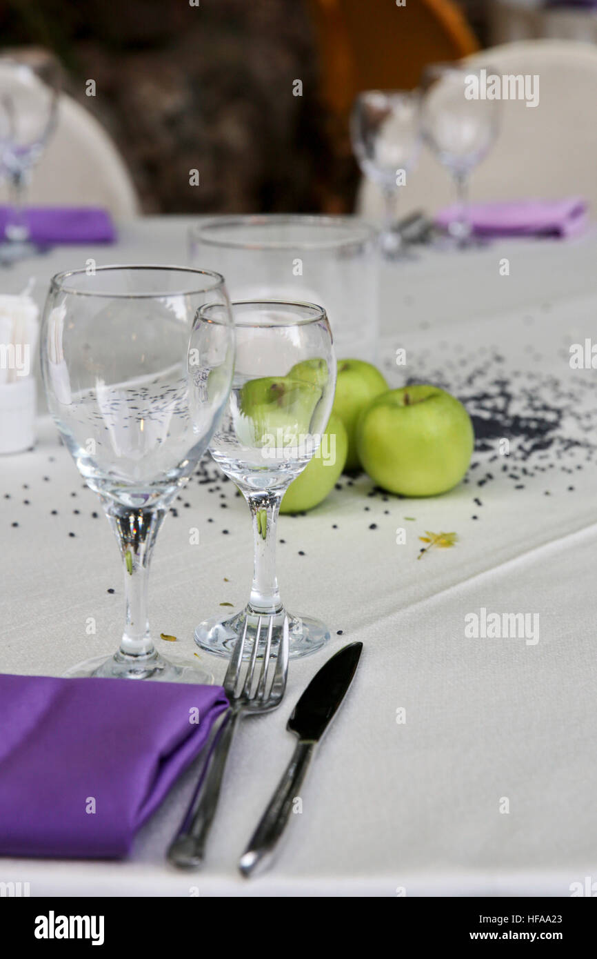 Formal garden party reception setting Stock Photo - Alamy