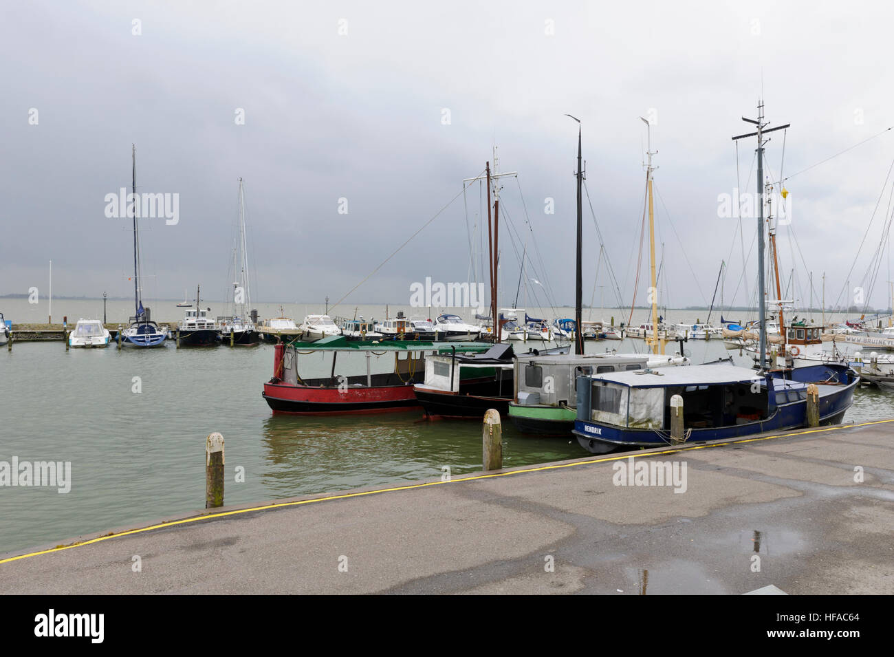 The harbour in Volendam fishing village, Holland, Netherlands Stock ...