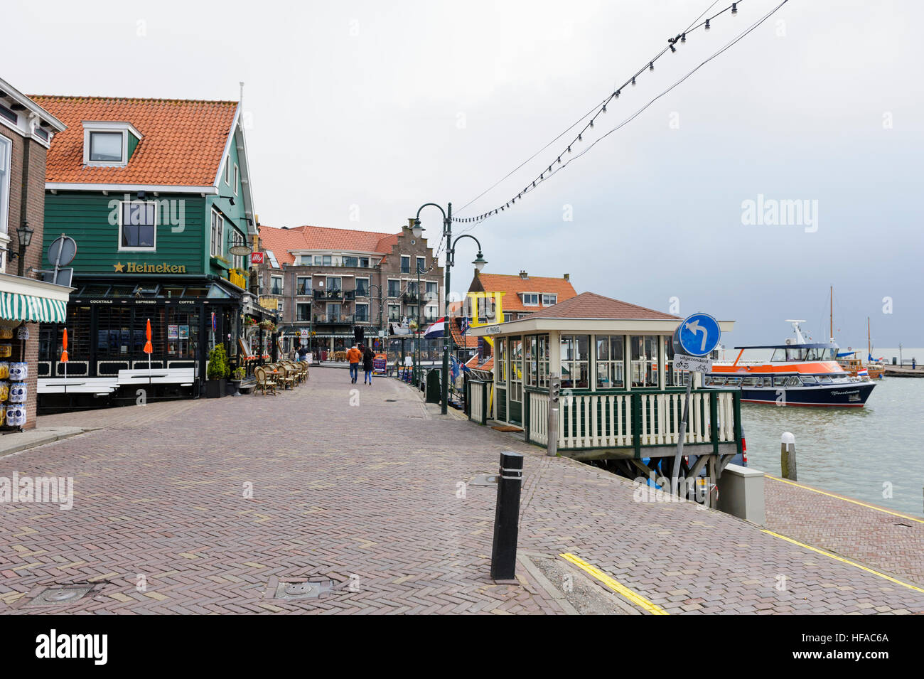 The harbour in Volendam fishing village, Holland, Netherlands Stock ...