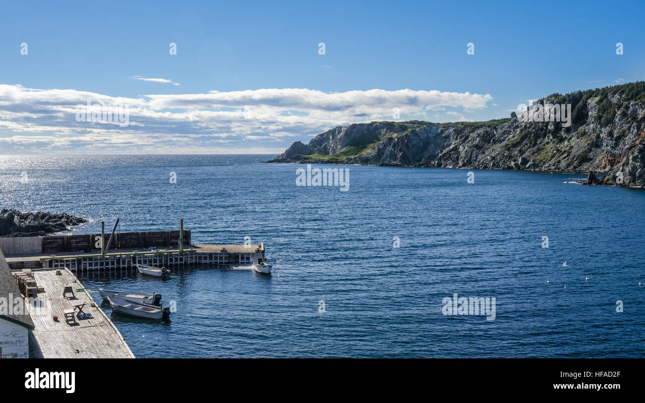 Boats cliff house jetty hi-res stock photography and images - Alamy
