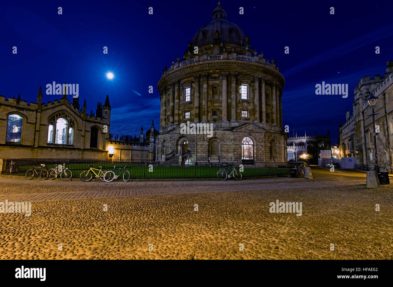 Radcliffe camera built in hi-res stock photography and images - Alamy