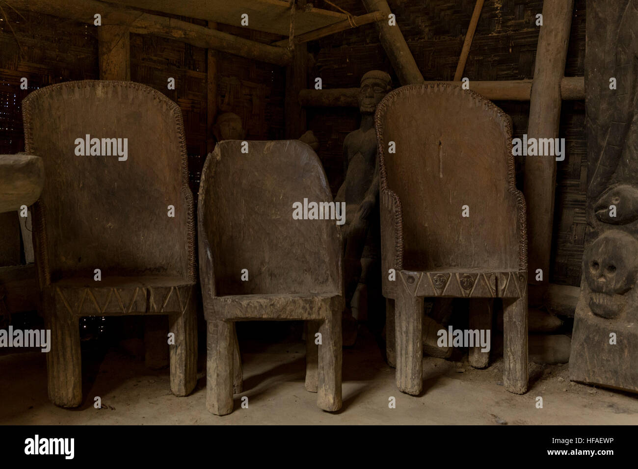 Big chairs small chairs hi-res stock photography and images - Alamy
