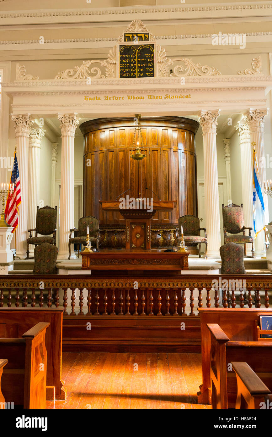 Synagogue bimah hi-res stock photography and images - Alamy