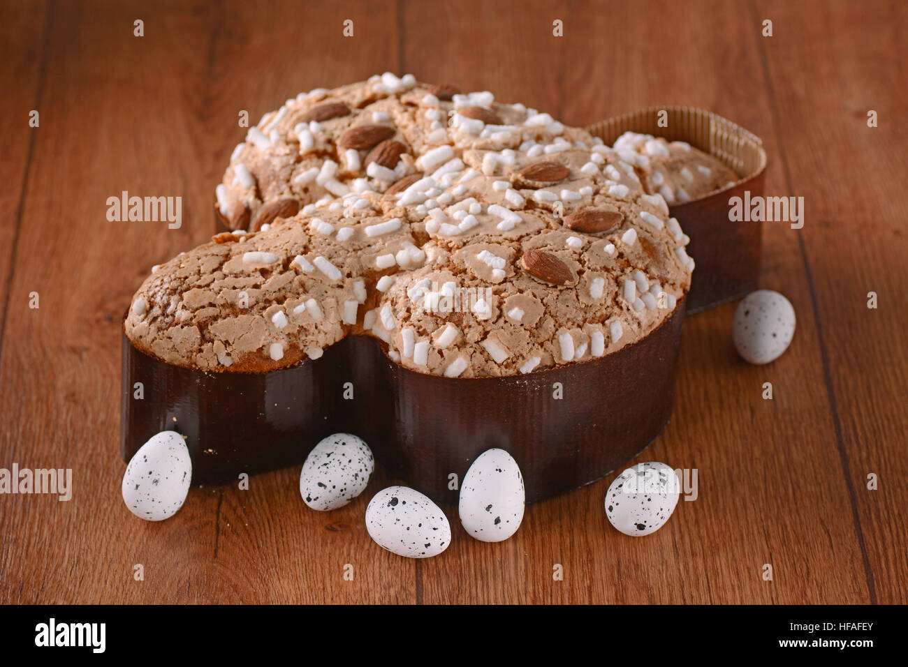 Easter dove hi-res stock photography and images - Alamy