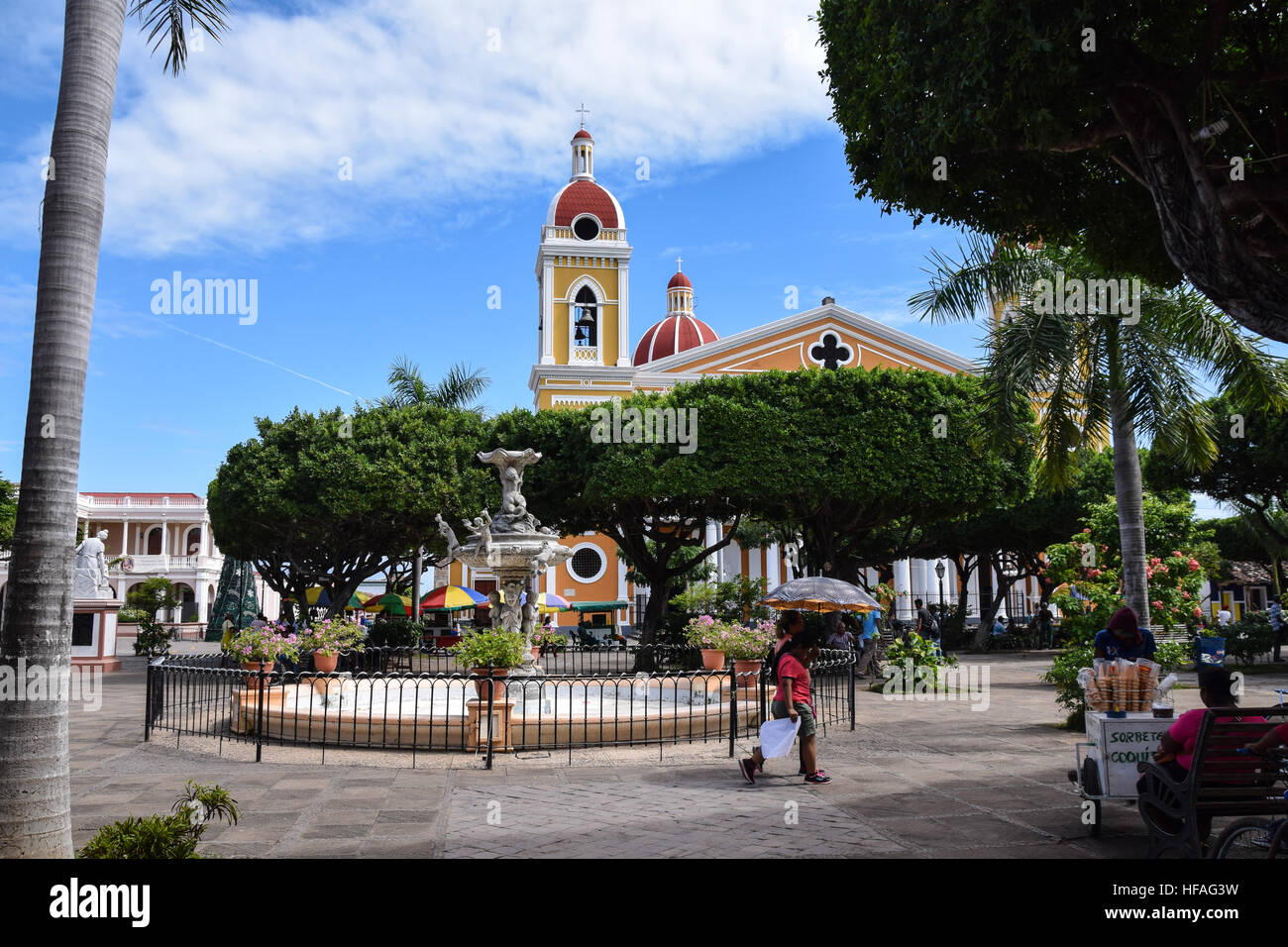 Cathedral de Granada, Park Colon (Park Central), Granada, Nicaragua ...