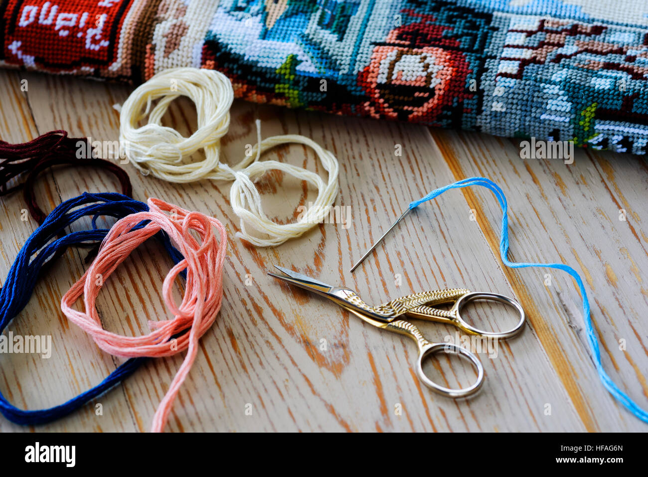 Tapestry texture hi-res stock photography and images - Alamy