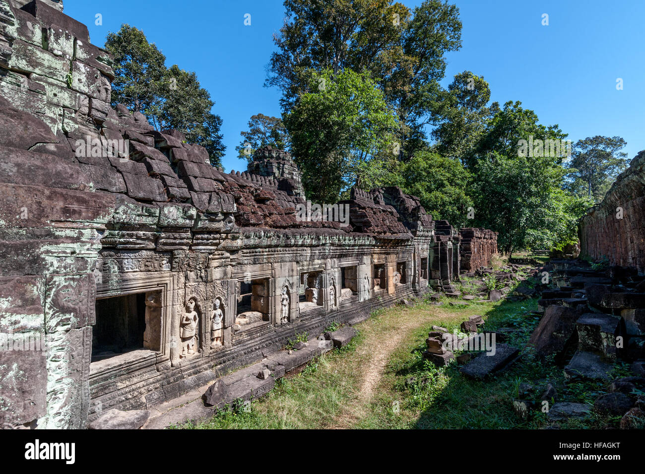 Building inside Angkor Wat ruins Stock Photo - Alamy