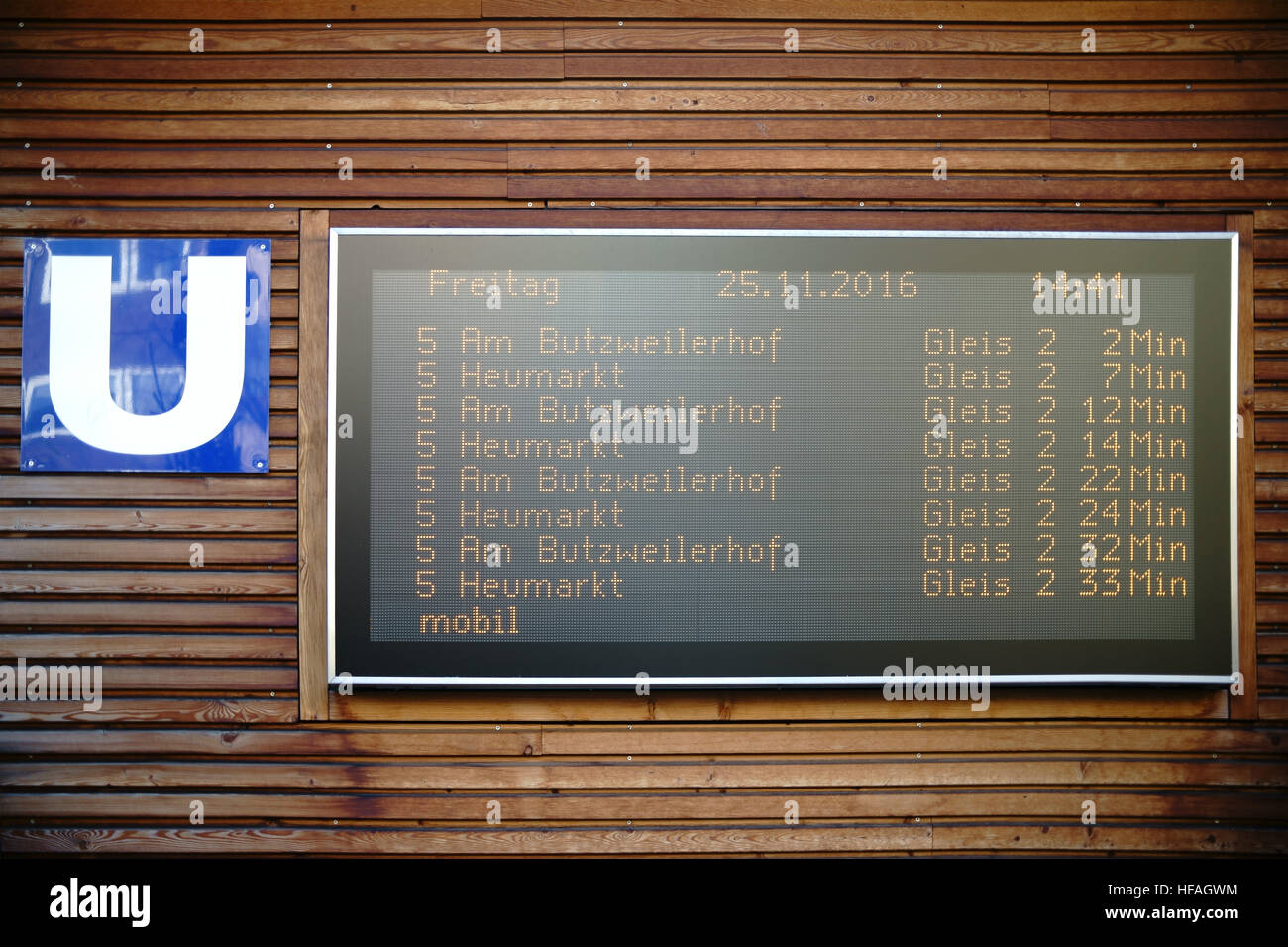 Digital display boards hi-res stock photography and images - Alamy