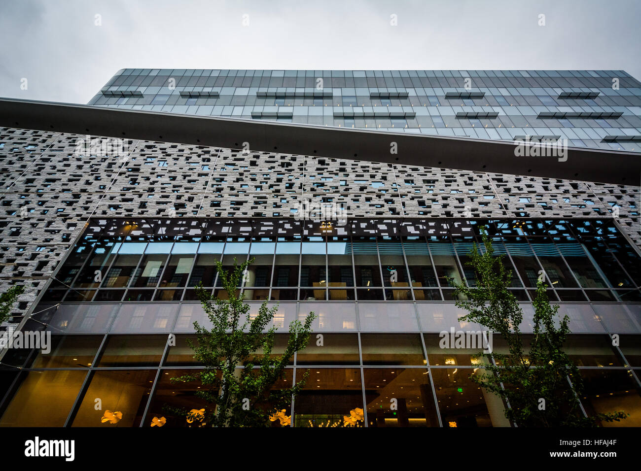 Modern building at the Massachusetts Institute of Technology, in ...