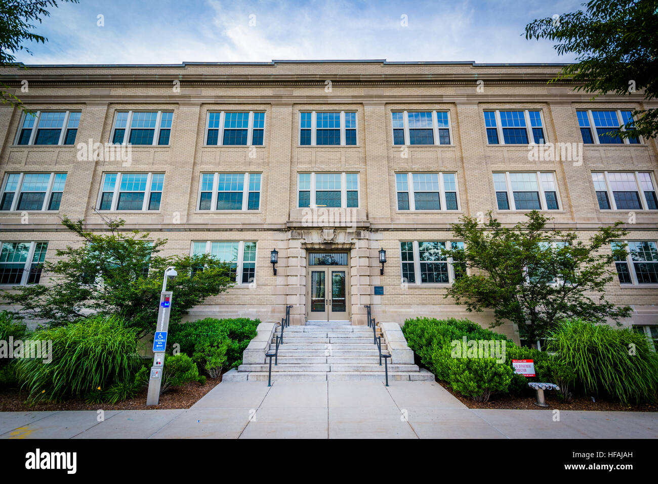 The Arthur D. Little Building, at Massachusetts Institute of Technology ...