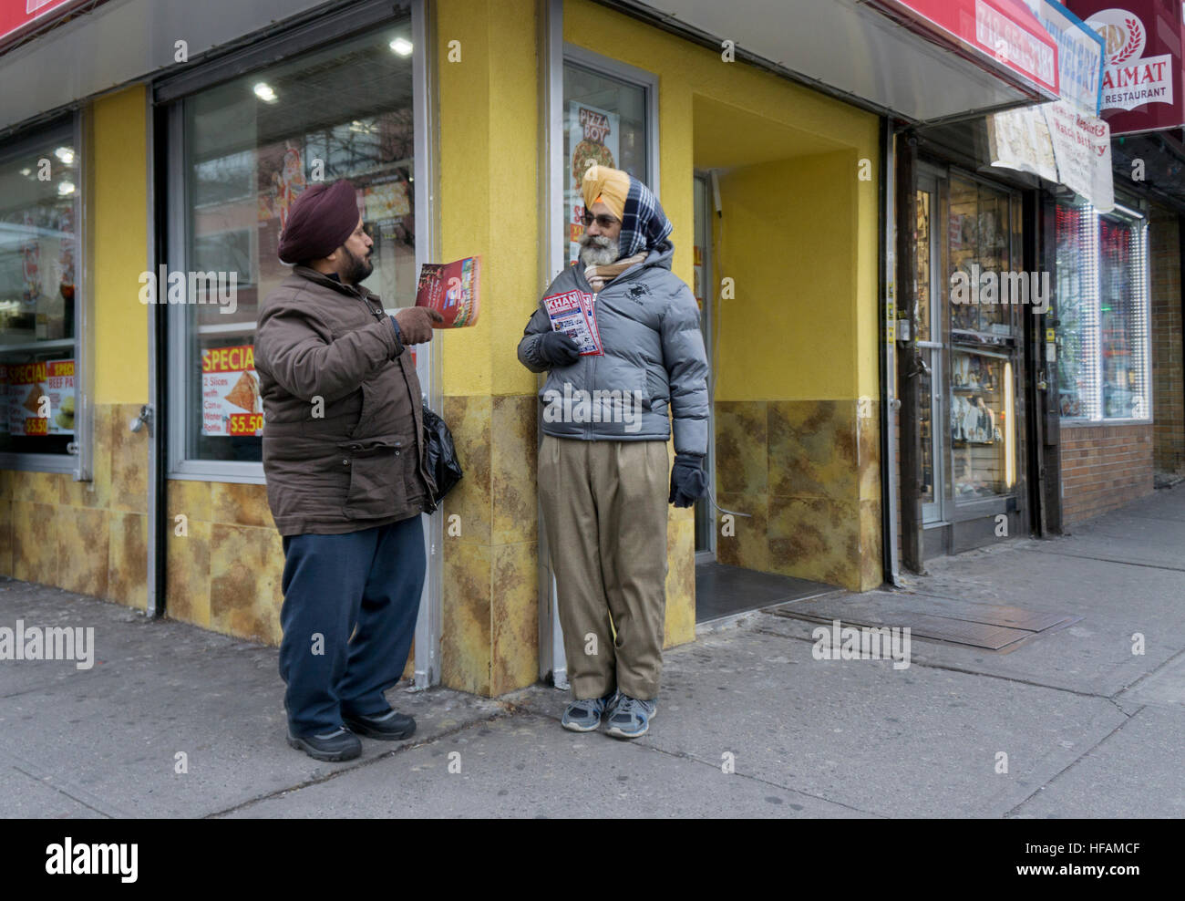 Fliers neighborhood hi-res stock photography and images - Alamy