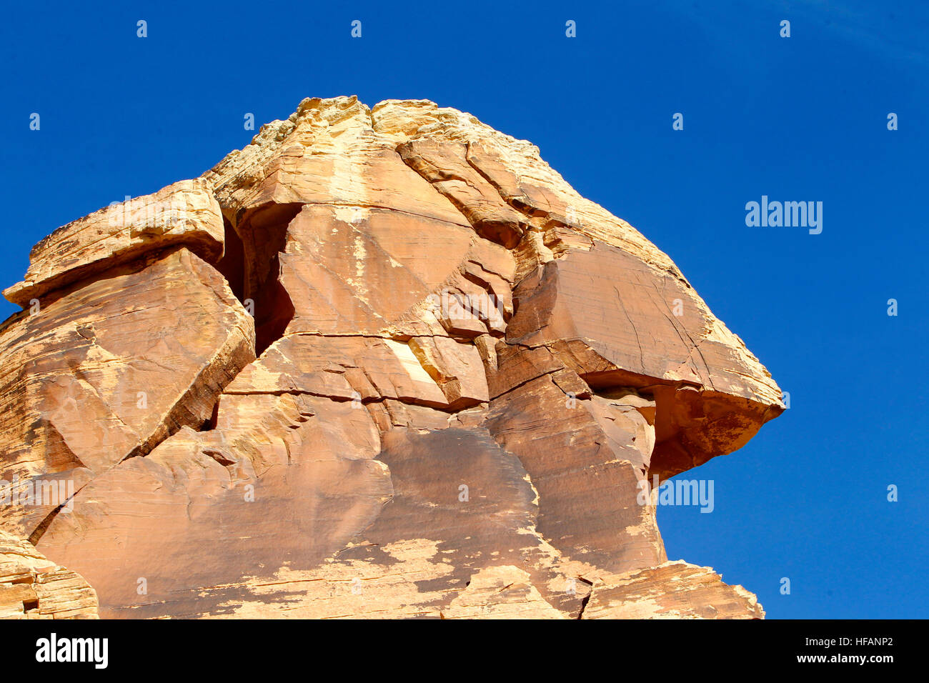 Stone outcropping hi-res stock photography and images - Alamy