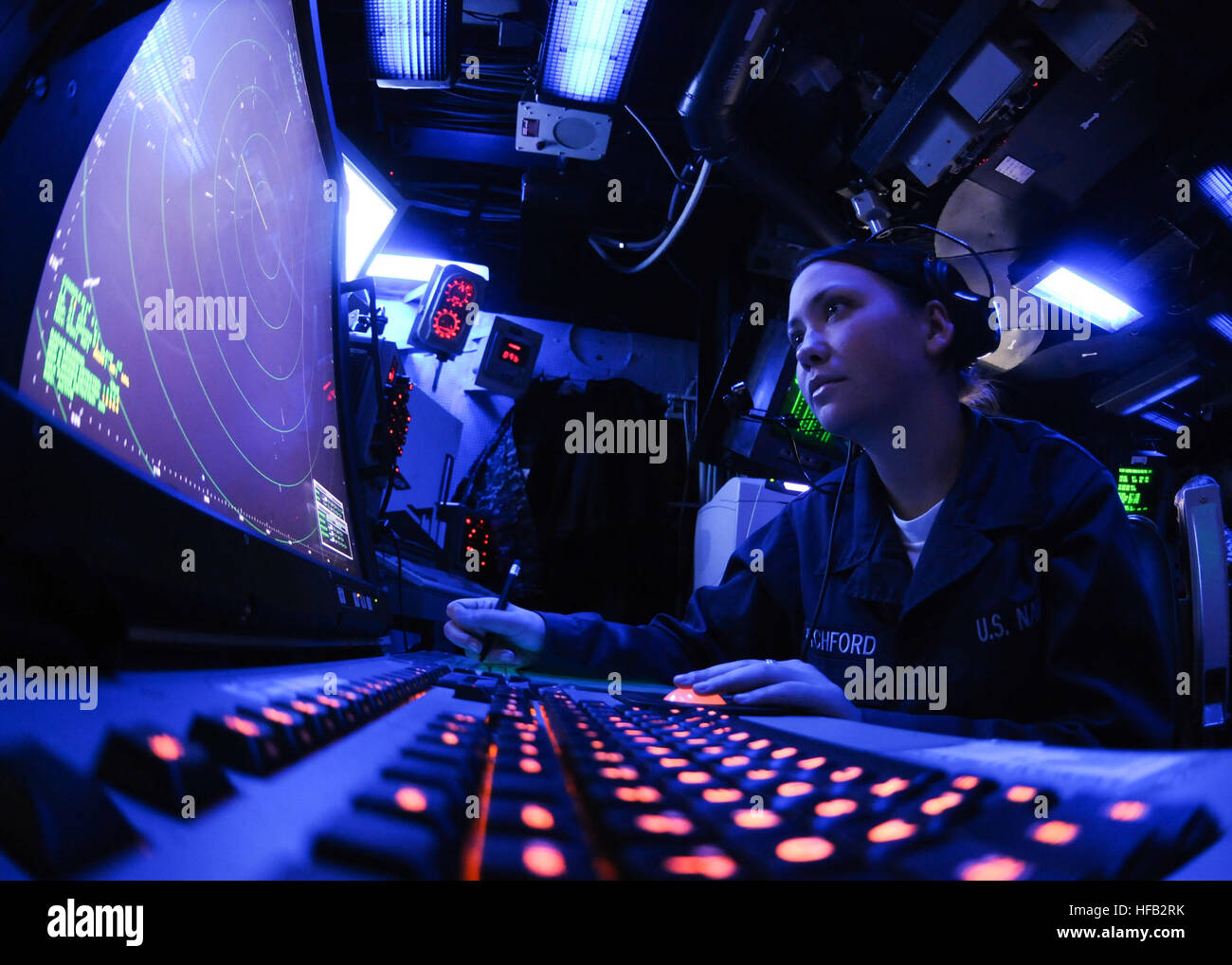 USS Essex (LHD 2) conducts air traffic control operations during ...