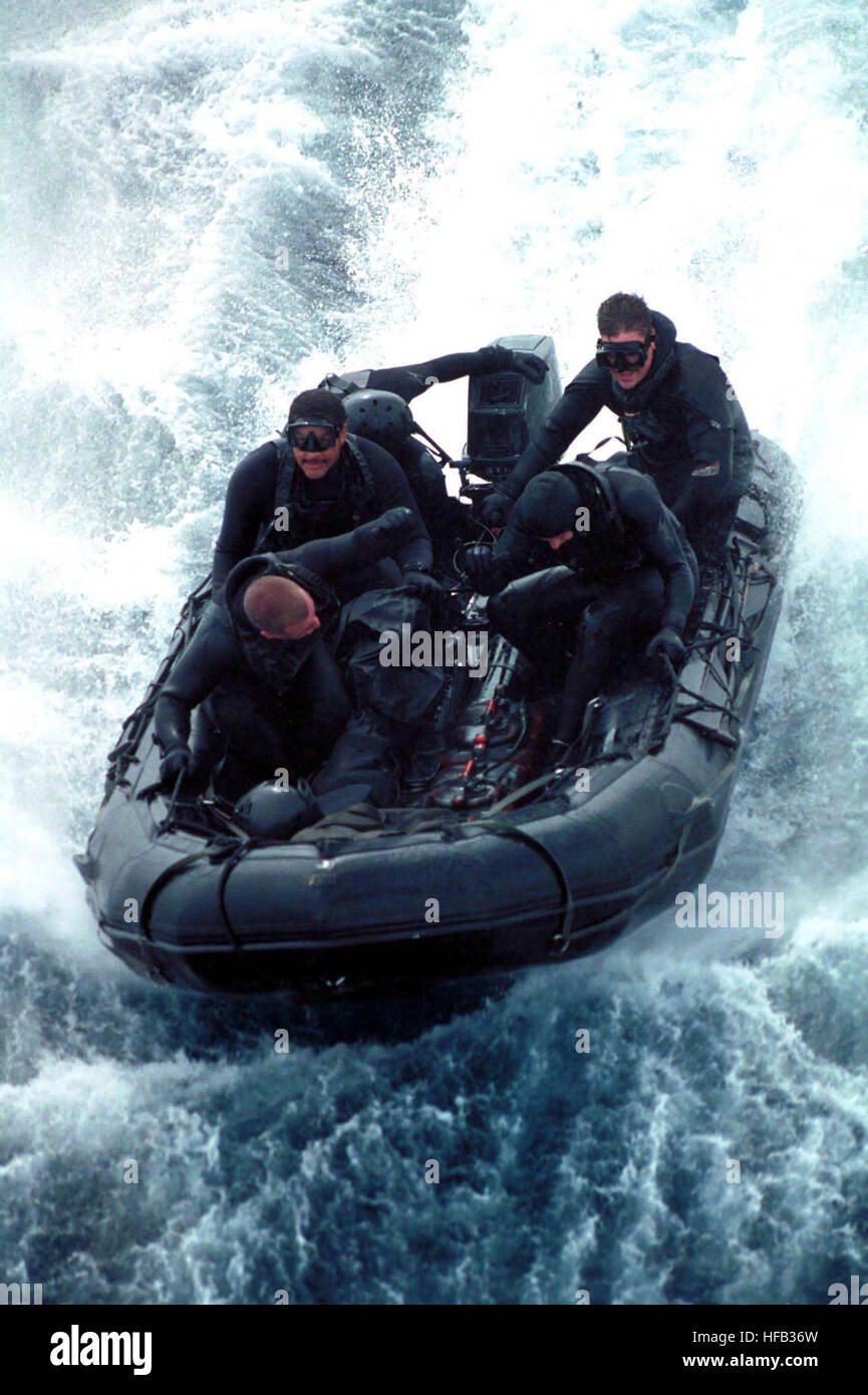 Members of the Sea Air Land Team Five (SEAL5), from Golf Platoon ...