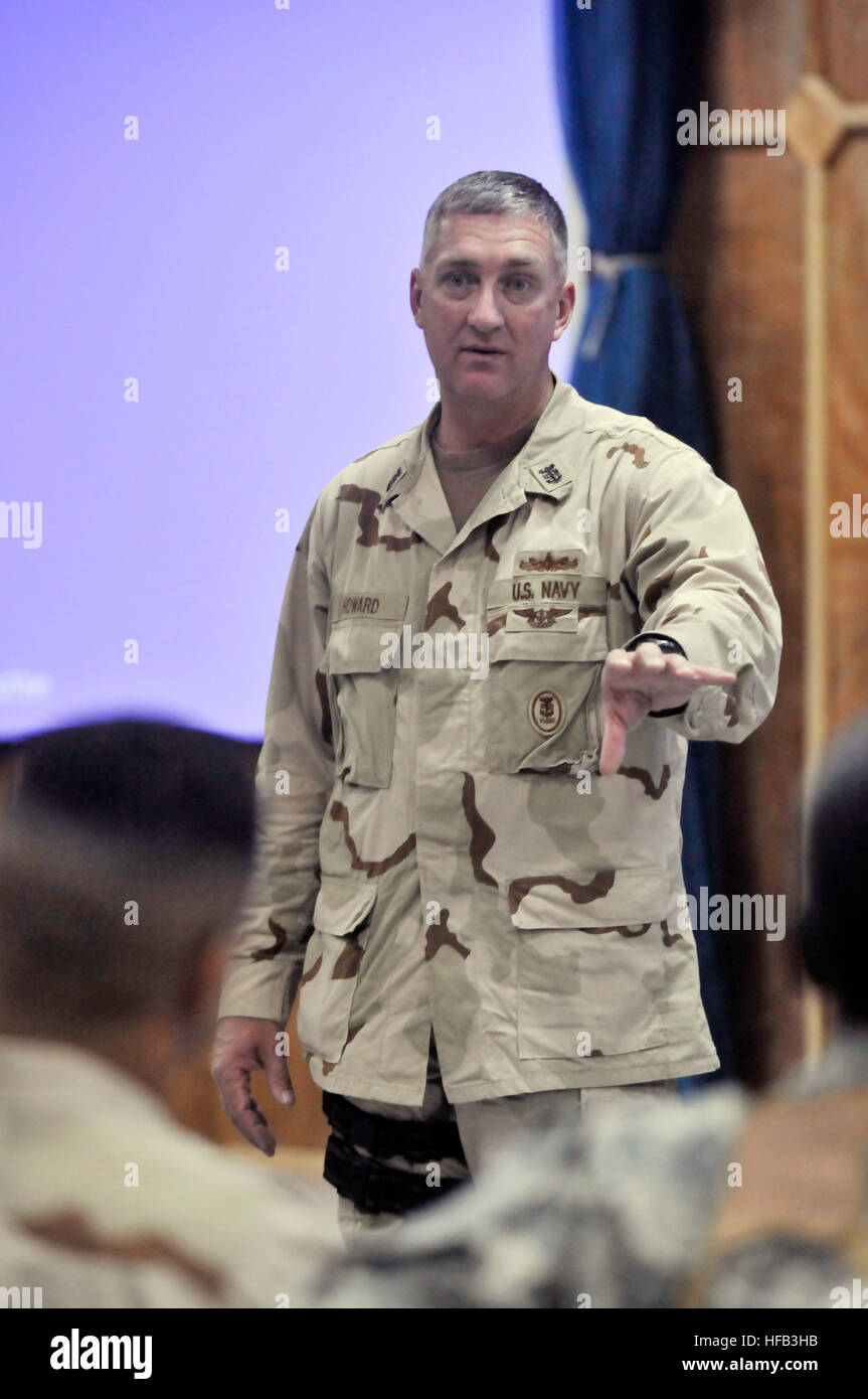 Fleet Forces Command Fleet Master Chief Tom Howard conducts an all ...