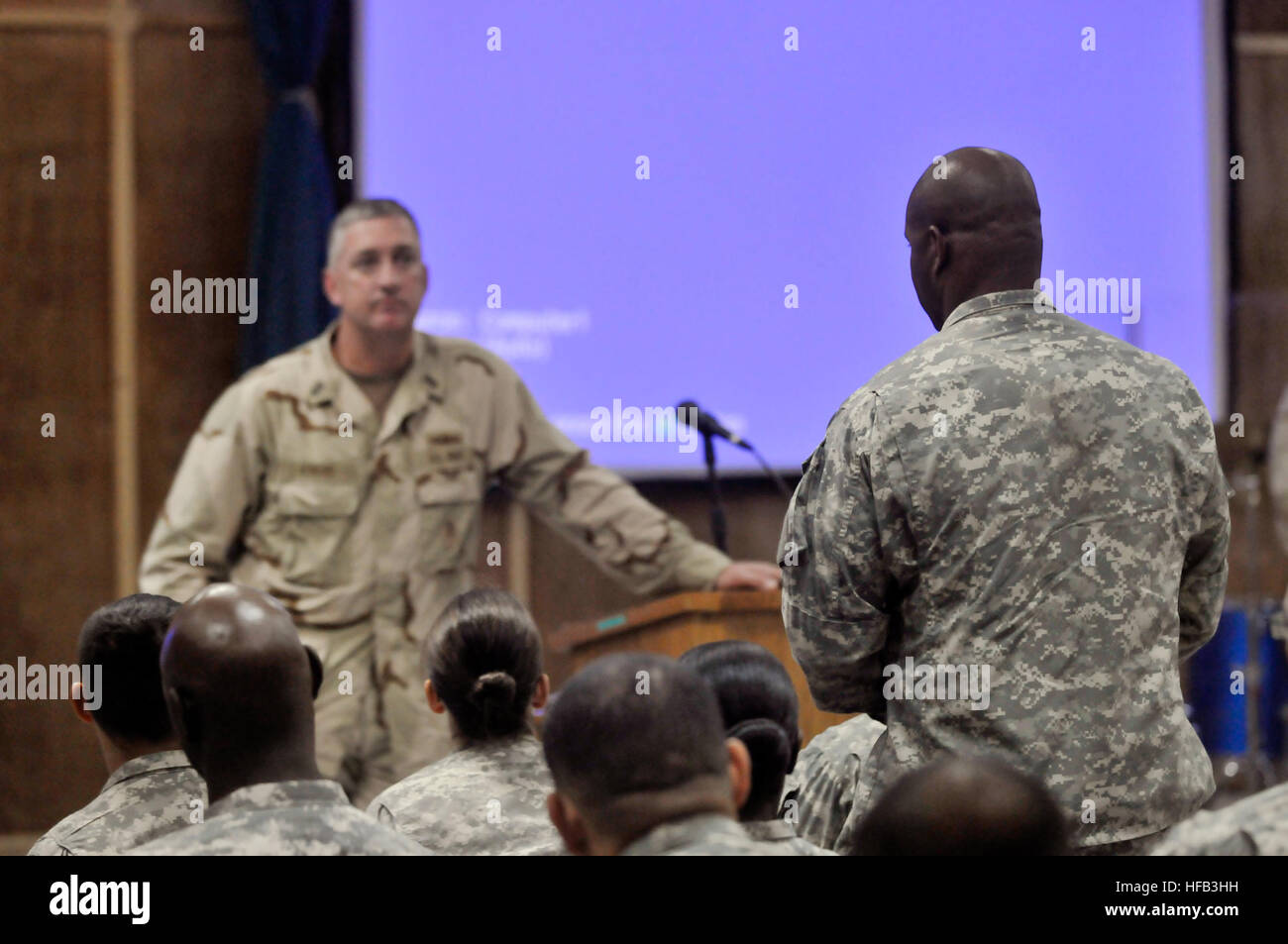 Fleet Forces Command Fleet Master Chief Tom Howard conducts an all ...