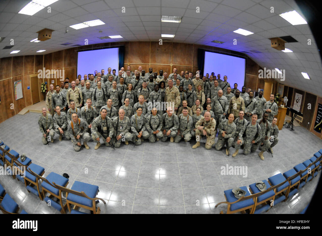 Fleet Forces Command Fleet Master Chief Tom Howard conducts an all ...