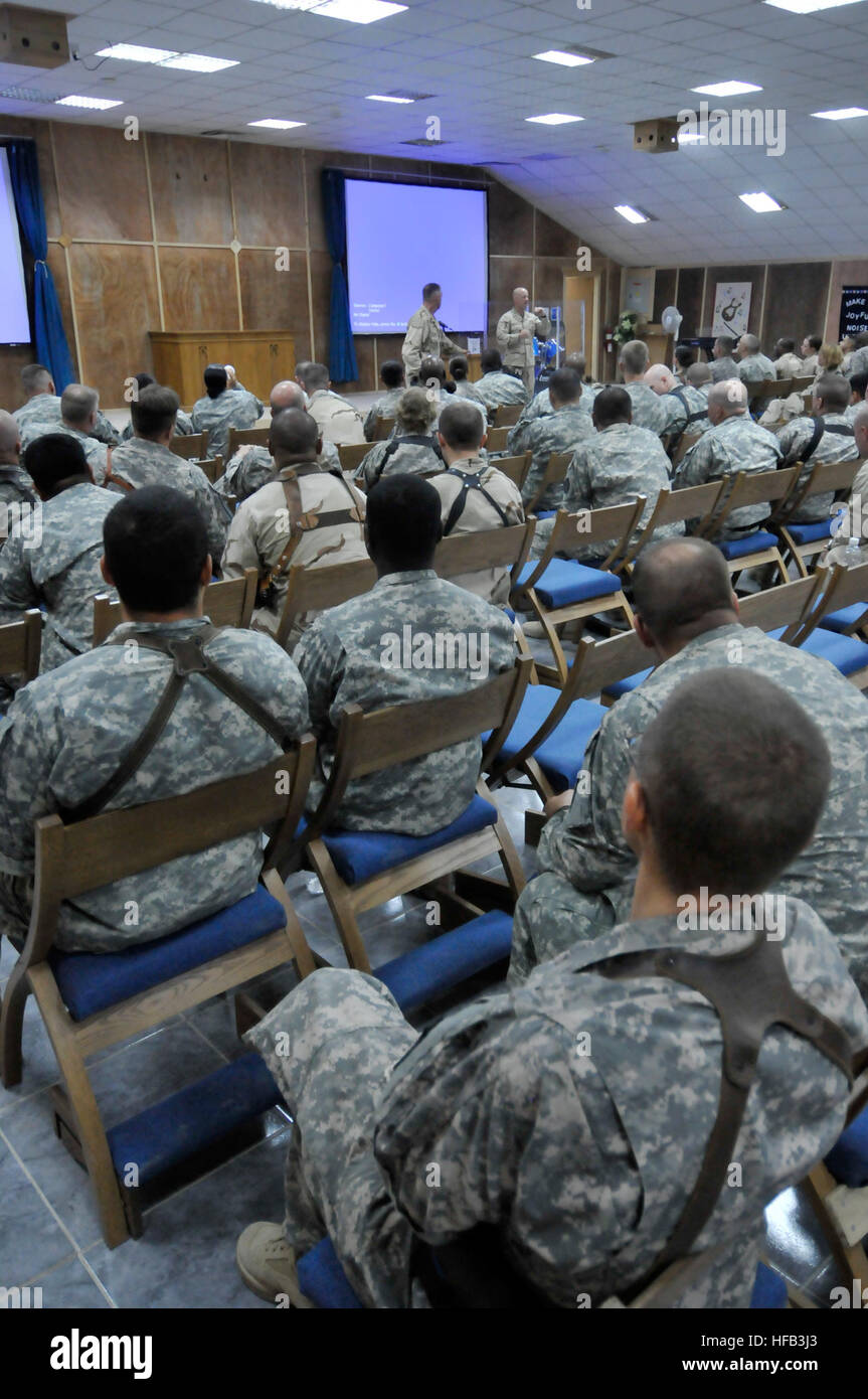 Fleet Forces Command Fleet Master Chief Tom Howard conducts an all ...