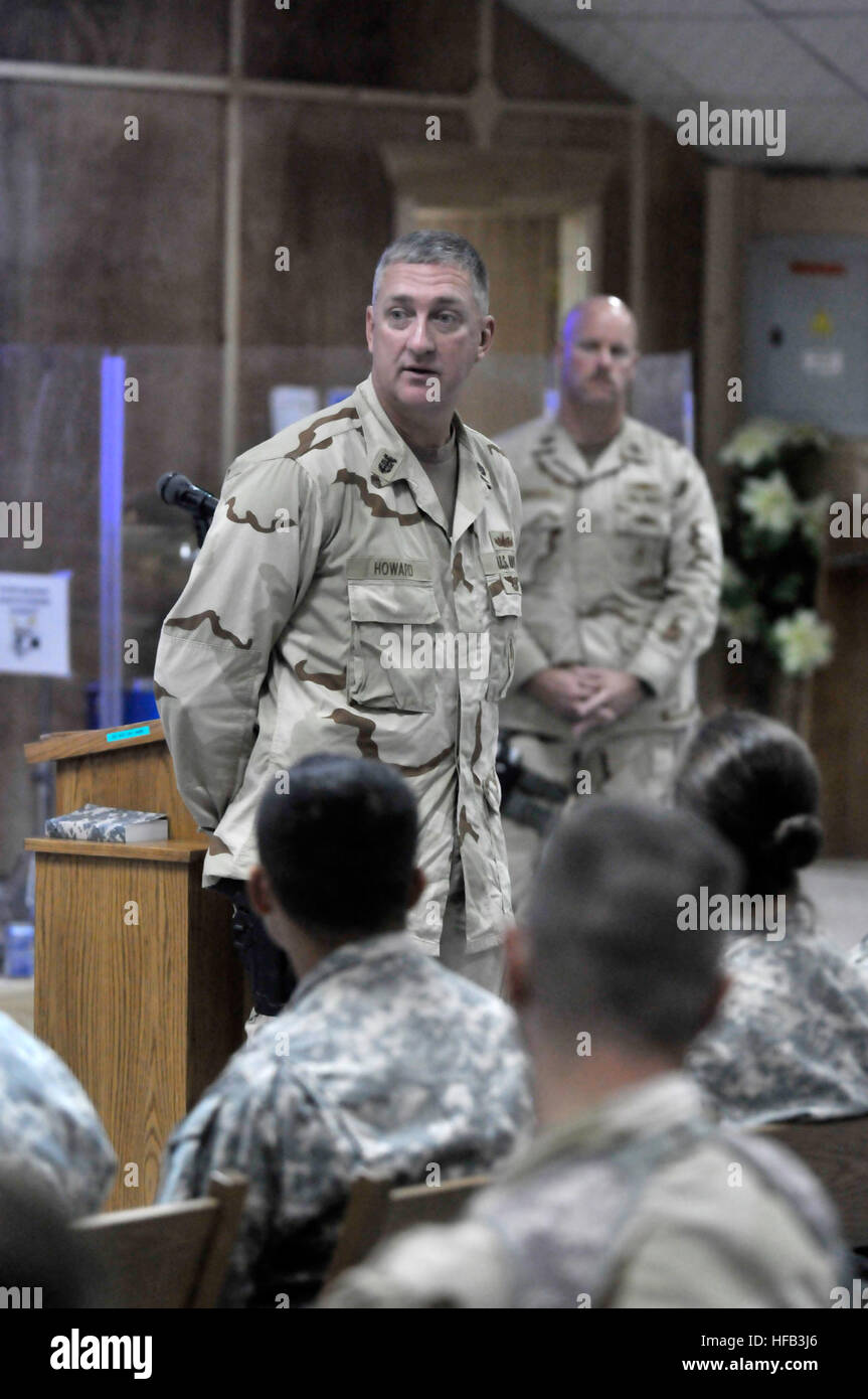 Fleet Forces Command Fleet Master Chief Tom Howard conducts an all ...