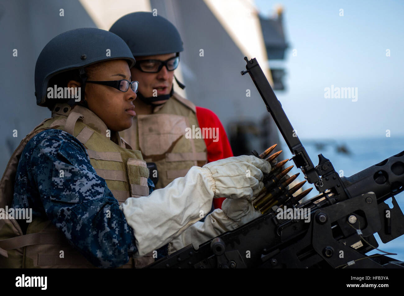 PACIFIC OCEAN (March 19, 2015) Gunner’s Mate 3rd Class Tamicka Sargent ...