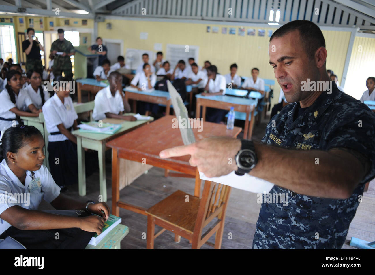 Lt. Mike Kavanaugh talks to local school children about mosquitos that ...