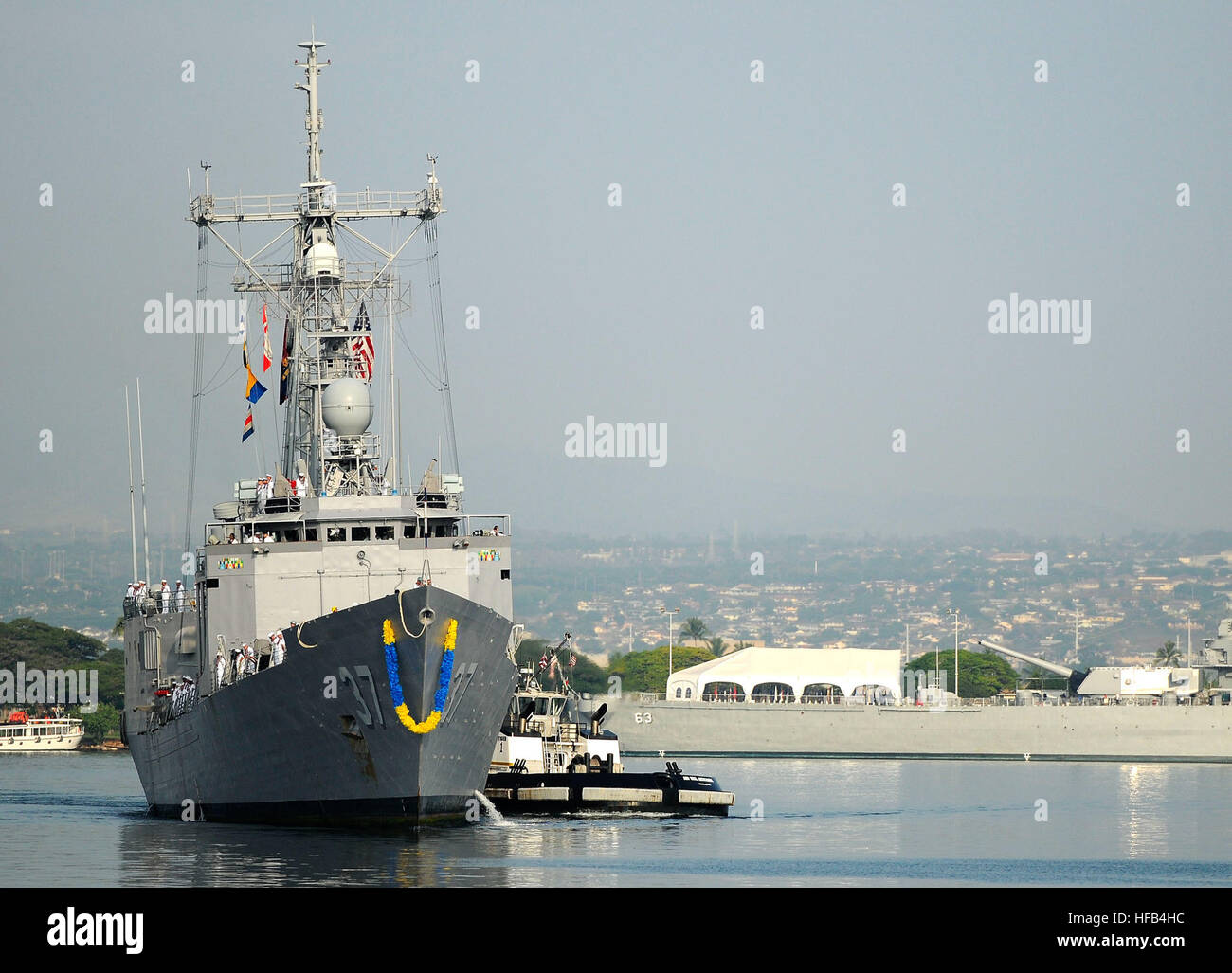 The guided-missile frigate USS Crommelin arrives at Joint Base Pearl ...