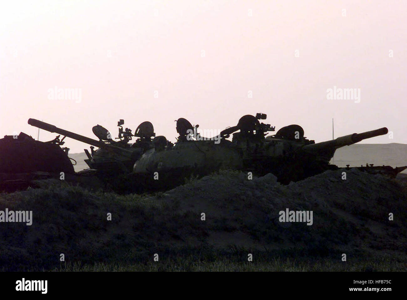 Desert storm tanks hi-res stock photography and images - Alamy