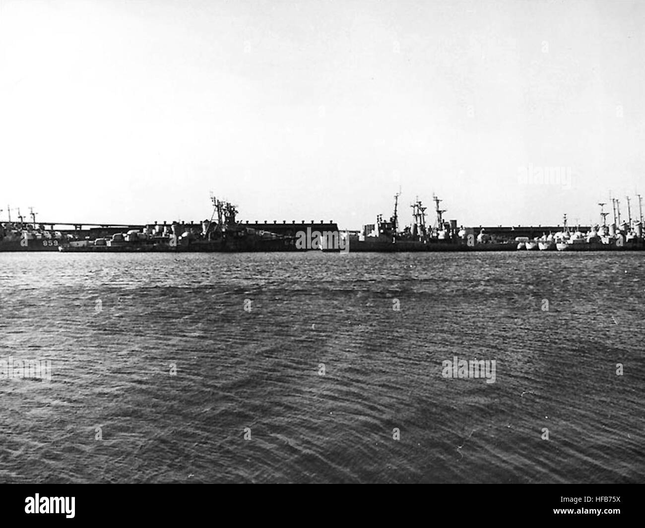 Ships philadelphia naval shipyard hi-res stock photography and images ...