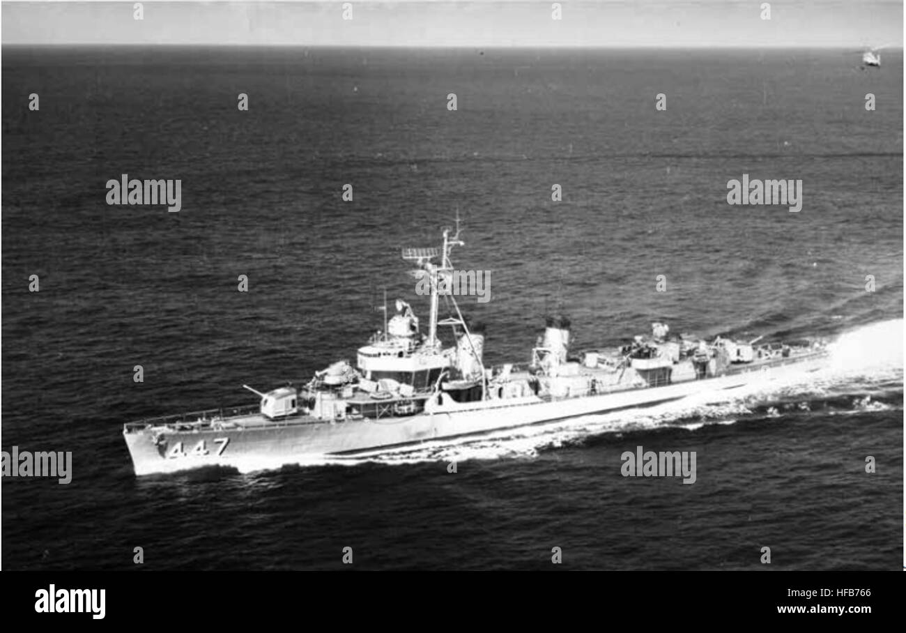 Destroyer Jenkins (DD-447) en route to Manila 1965 Stock Photo - Alamy