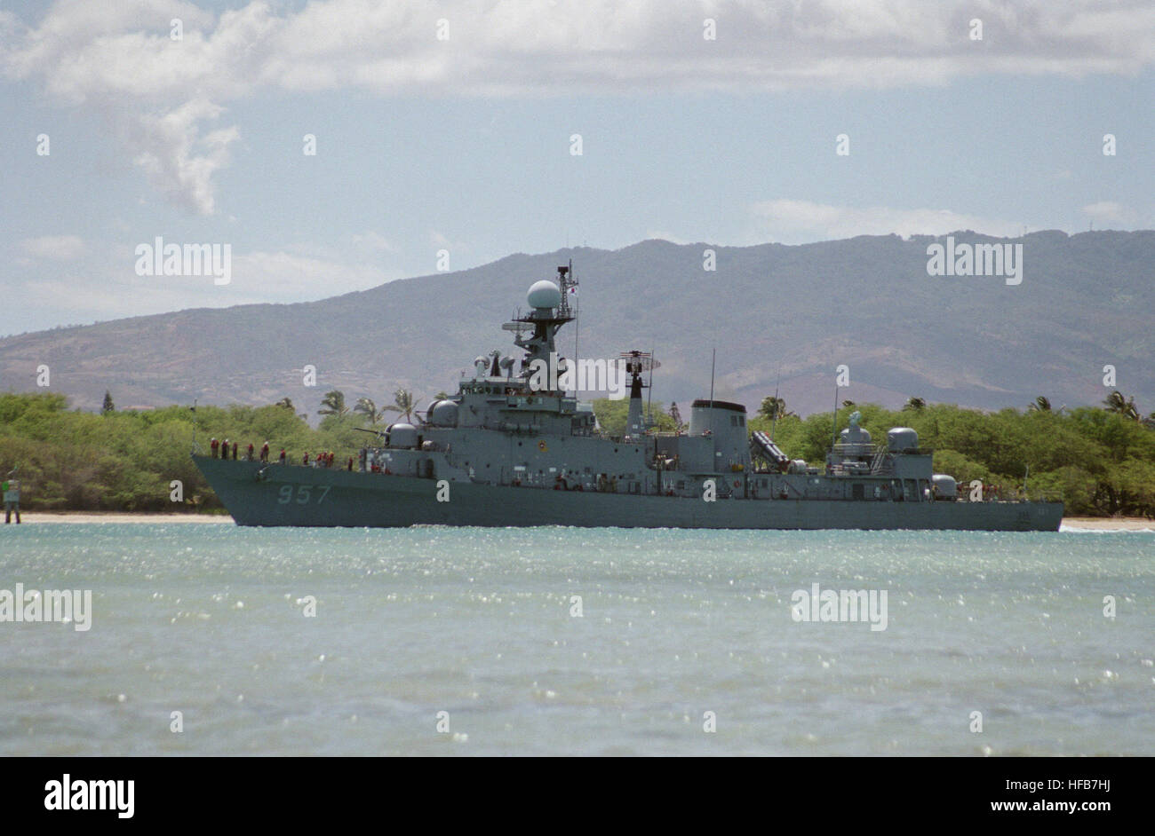 Port bow view of the Republic of Korea frigate ROKN JEONG NAM (F 957 ...