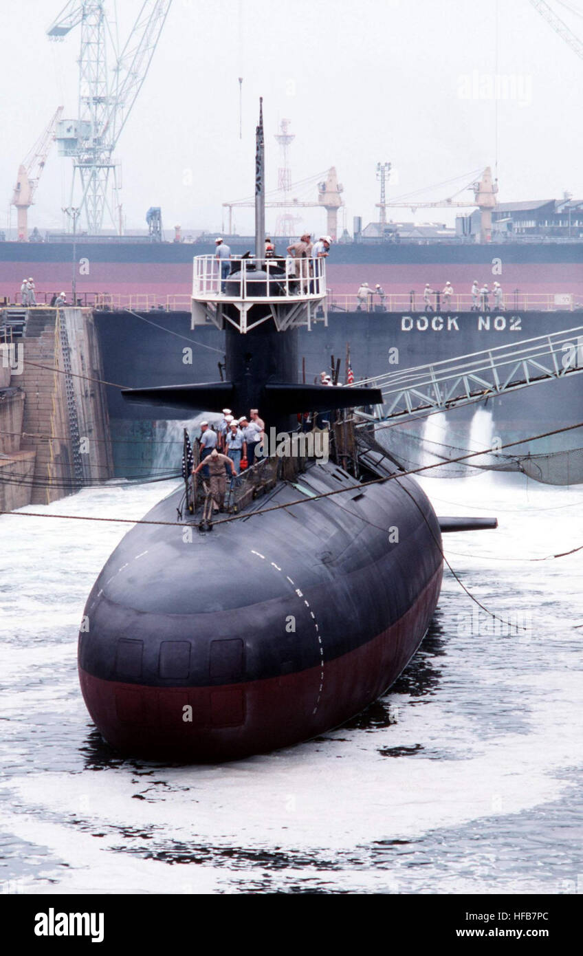 DN-ST-90-11773 USS Barbel (SS-580) in SSK No.2 Dock 19881006 Stock ...