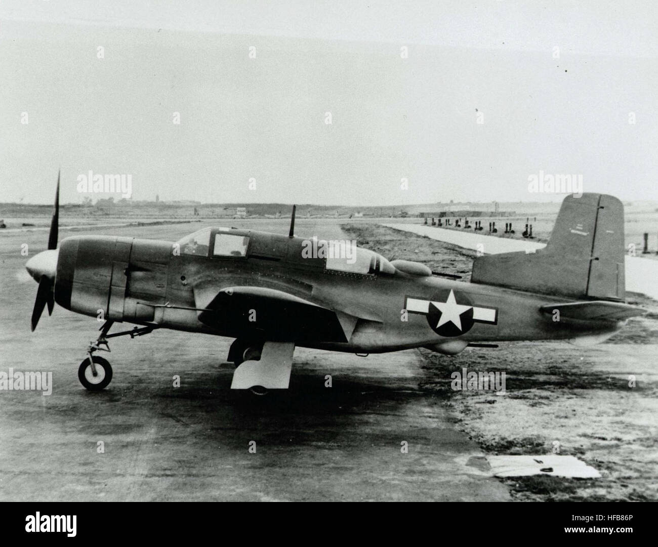 Douglas xsb2d destroyer left side hi-res stock photography and images ...