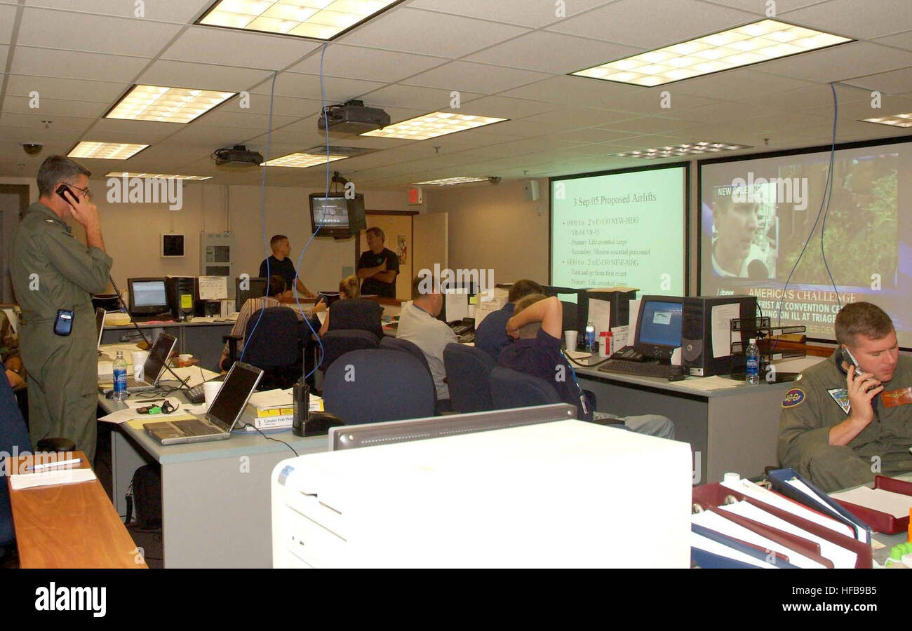Central emergency operations center hi-res stock photography and images ...