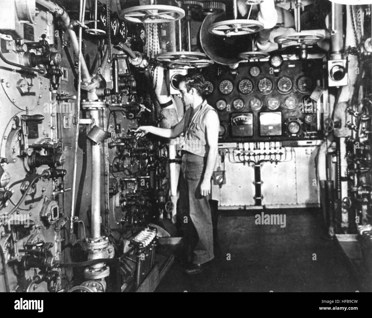 Engineering space aboard USS South Dakota (BB-57), 1944 Stock Photo - Alamy