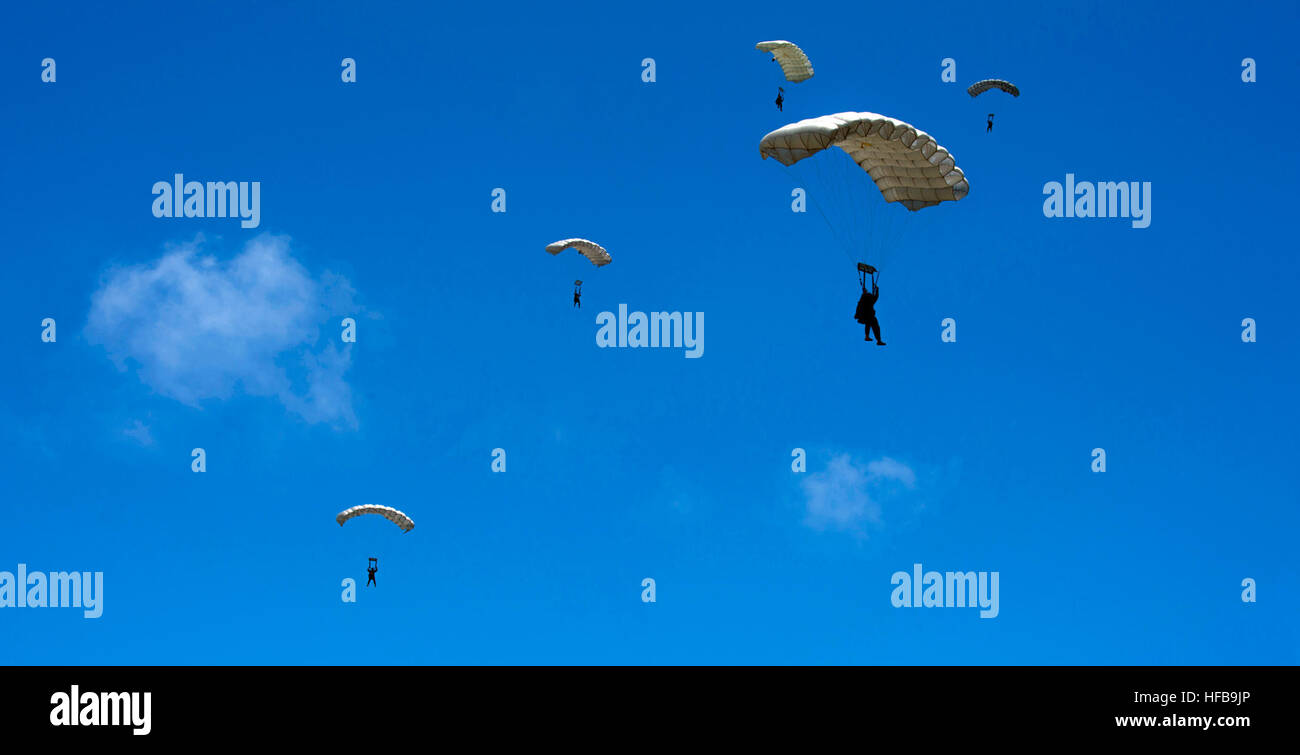 Worlds largest parachute hi-res stock photography and images - Alamy