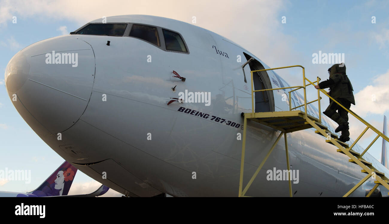 Leading Seaman Ben Beck of Australian Clearance Diving Team 1 boards a ...