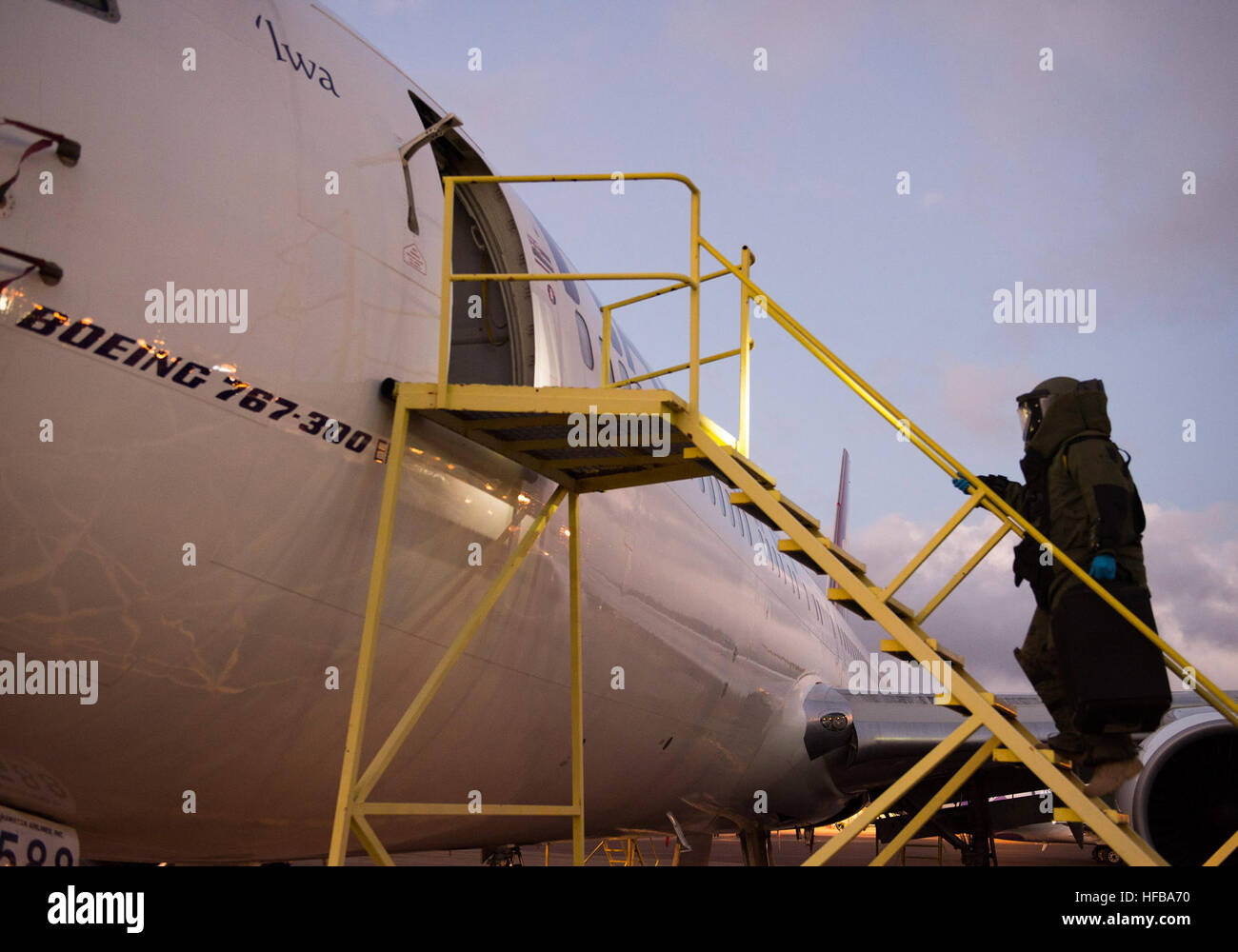 Leading Seaman Tyler Newman of Royal Canadian Navy Fleet Diving Unit ...