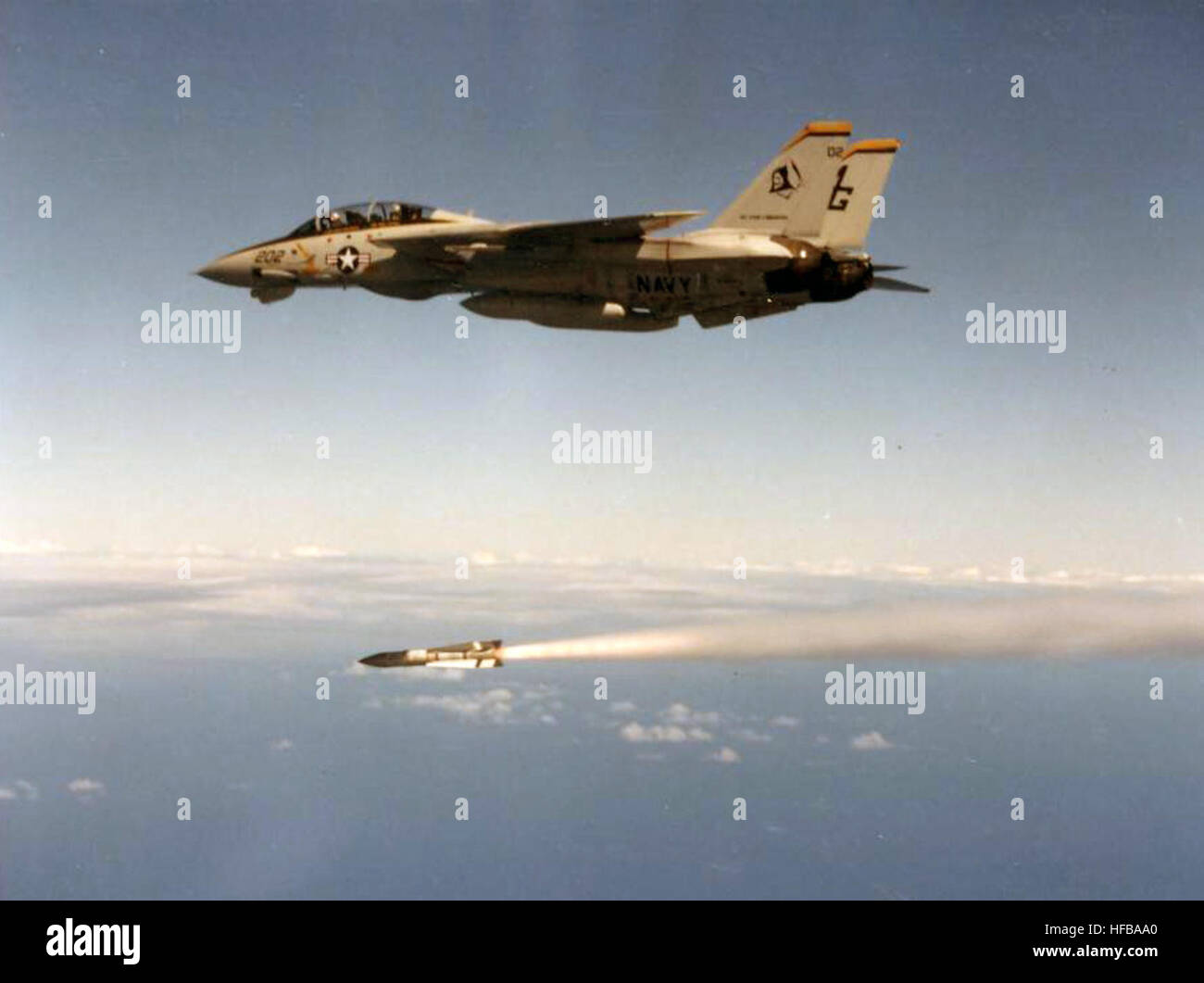F-14A of VF-142 launches AIM-54 in 1987 Stock Photo - Alamy