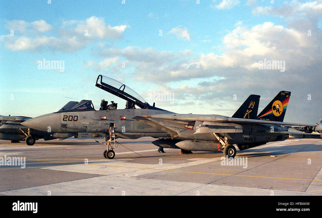 A port side view of a US Navy F-14D (Tomcat) from Fighter Squadron 31 ...