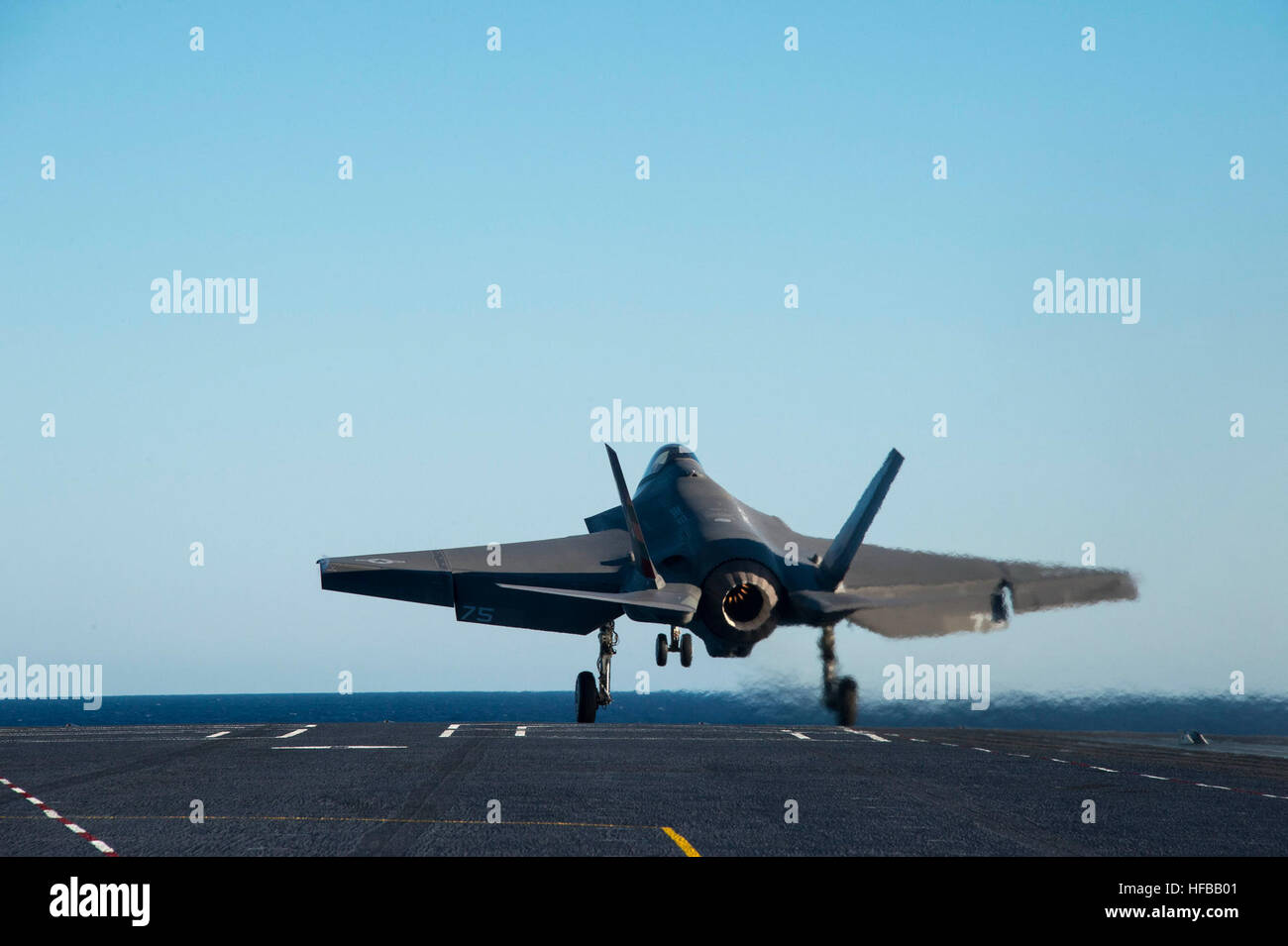The F-35C Lightning II carrier variant Joint Strike Fighter completes ...