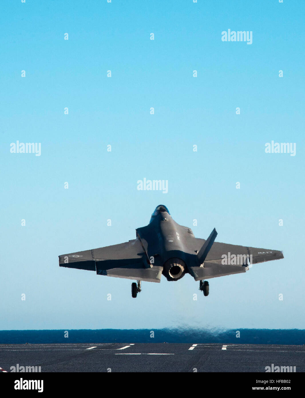 The F-35C Lightning II carrier variant Joint Strike Fighter completes ...