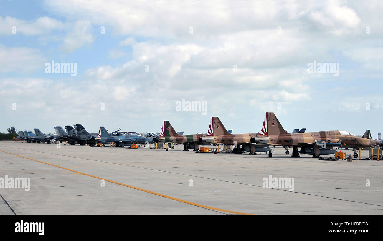 140122-N-YB753-017 KEY WEST, Fla. (Jan. 22, 2014) Aircraft from various ...