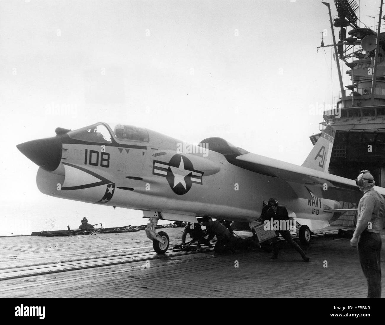 Uss shangri la hi-res stock photography and images - Alamy