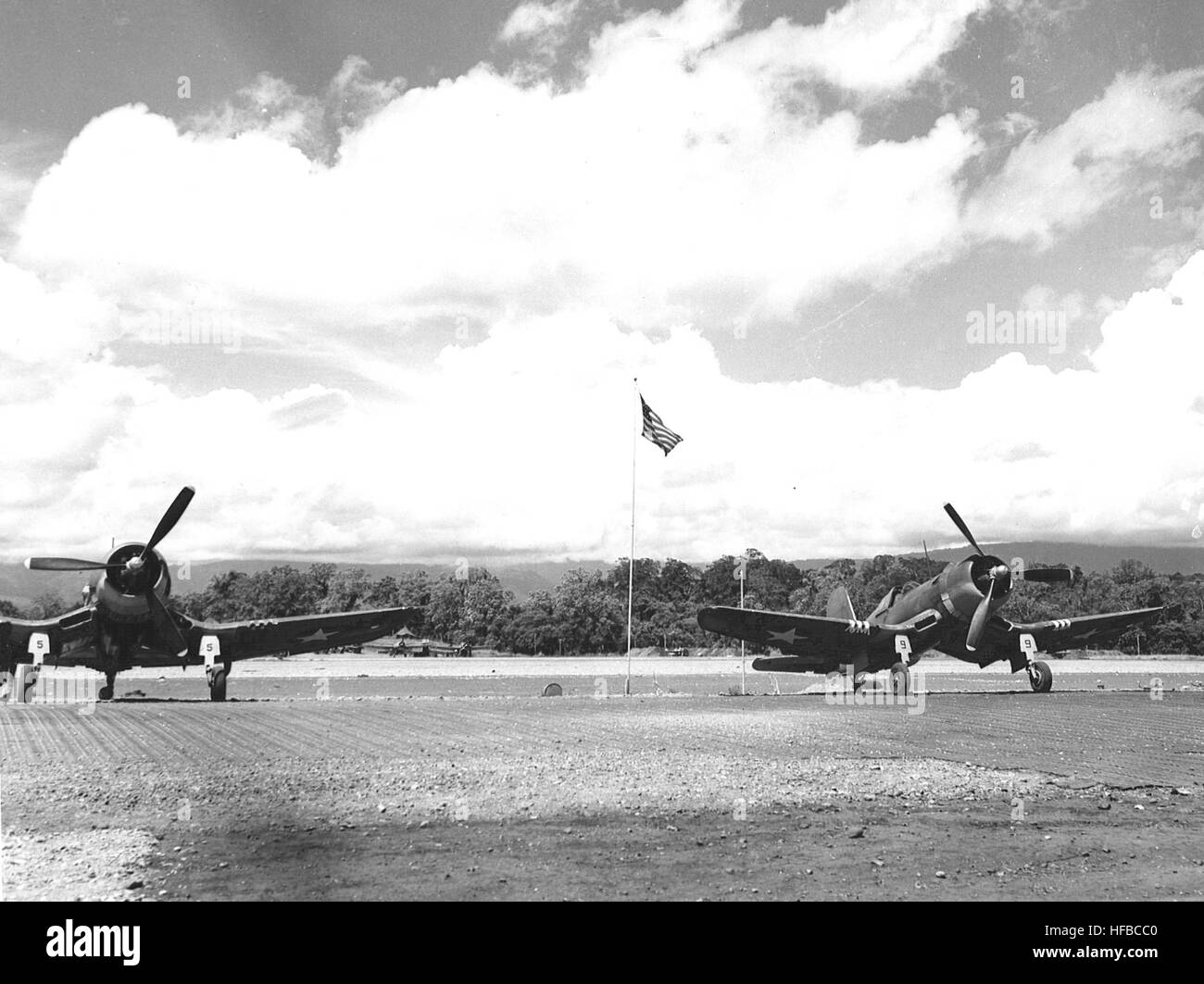 F4U-1 Corsairs of VMF-213 on Guadalcanal 1943 Stock Photo - Alamy