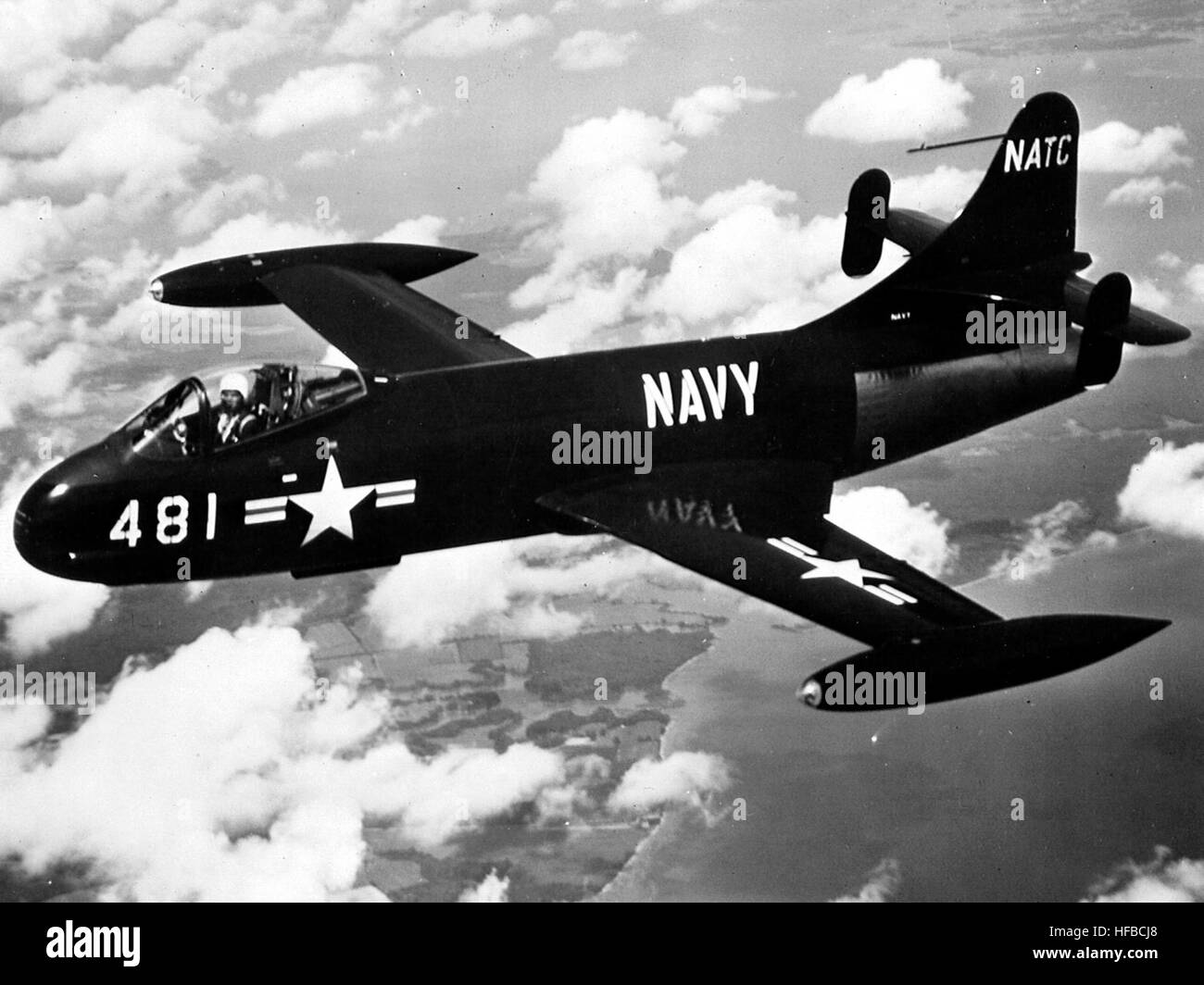 Jet aircraft fly in Black and White Stock Photos & Images - Alamy