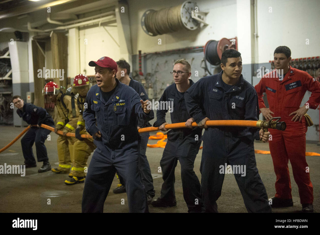 U s navy chief damage controlman hi-res stock photography and images ...